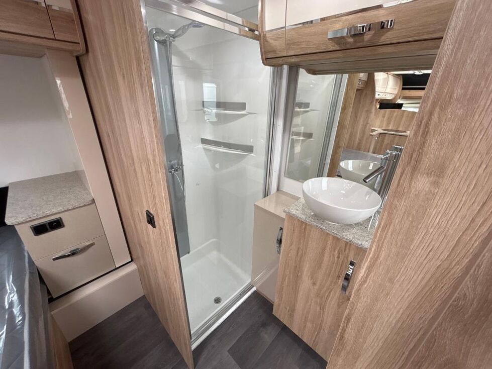 AVAN OVATION M7 C-CLASS | Avan RV