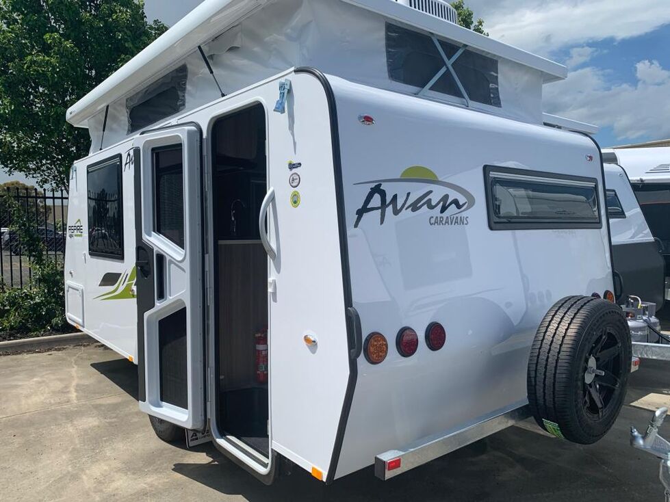 AVAN ASPIRE 484 SHOWER TOILET H/T CARAVAN | Avan RV