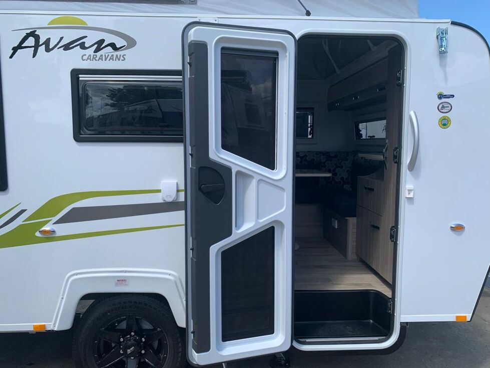 AVAN ASPIRE 484 SHOWER TOILET H/T CARAVAN | Avan RV