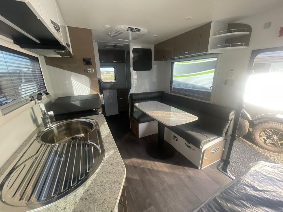 FRANCES 560 | Avan RV