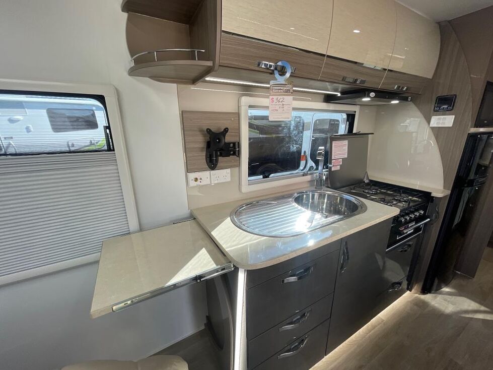 GRAND TOURER 556 (OFF GRID) | Avan RV