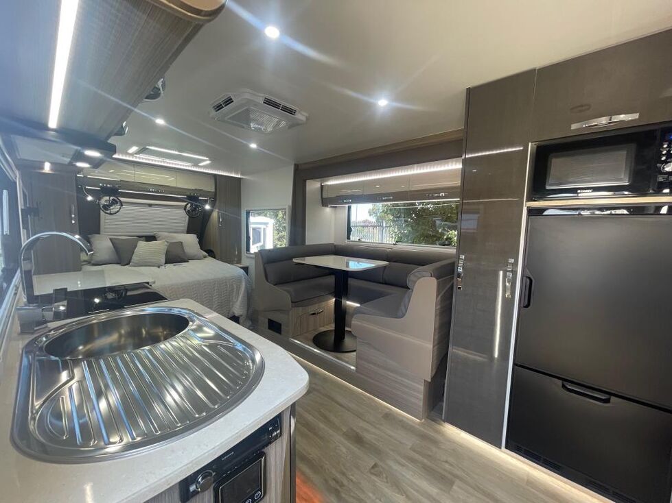 GRAND TOURER 620 (CLUB LOUNGE SLIDE OUT) | Avan RV