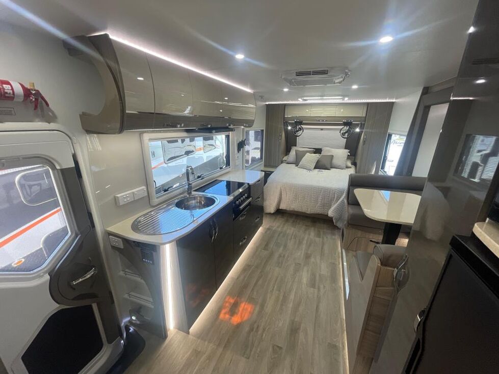 GRAND TOURER 620 (CLUB LOUNGE SLIDE OUT) | Avan RV