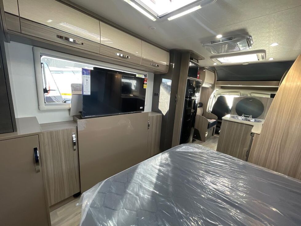 OVATION M7 C-CLASS | Avan RV