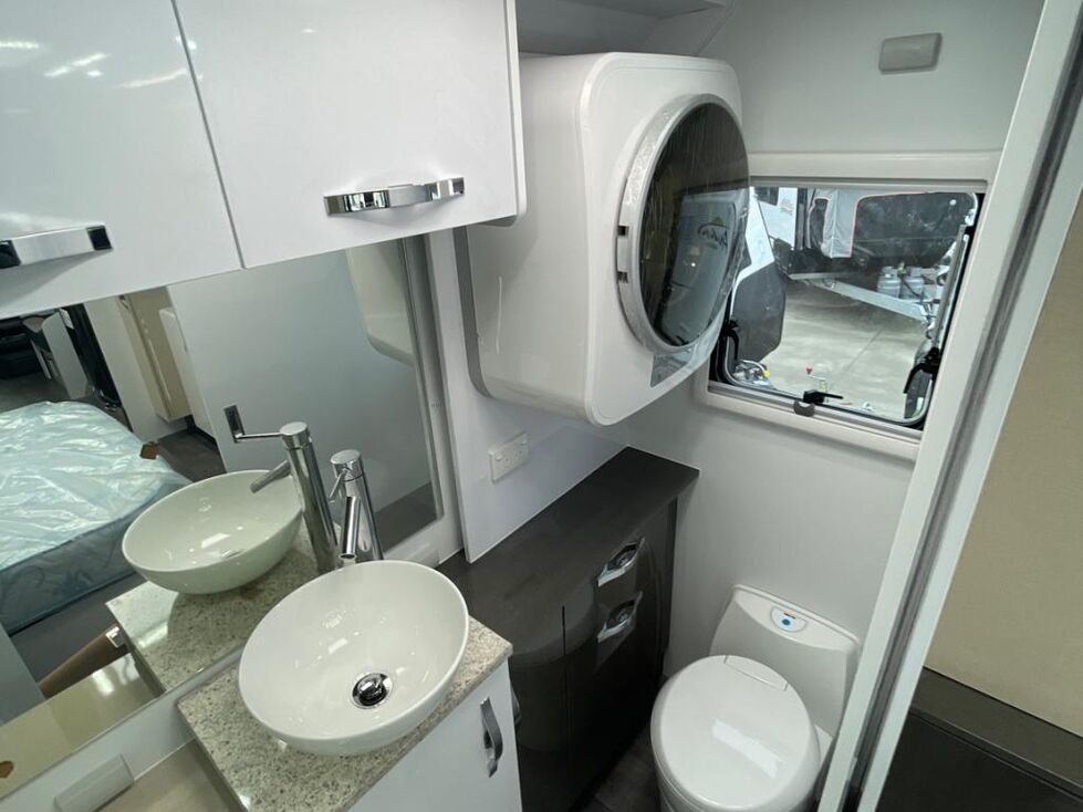 OVATION M7 C-CLASS SLIDE OUT | Avan RV