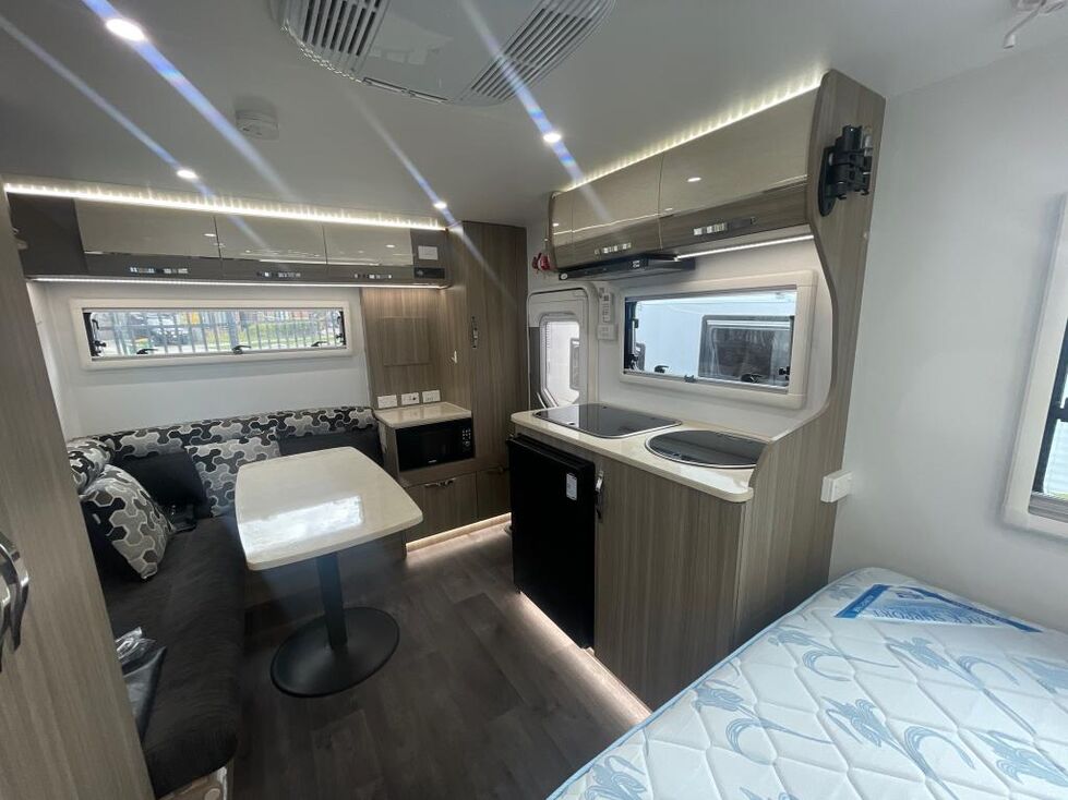 SAVANNAH 499 HARDTOP | Avan RV