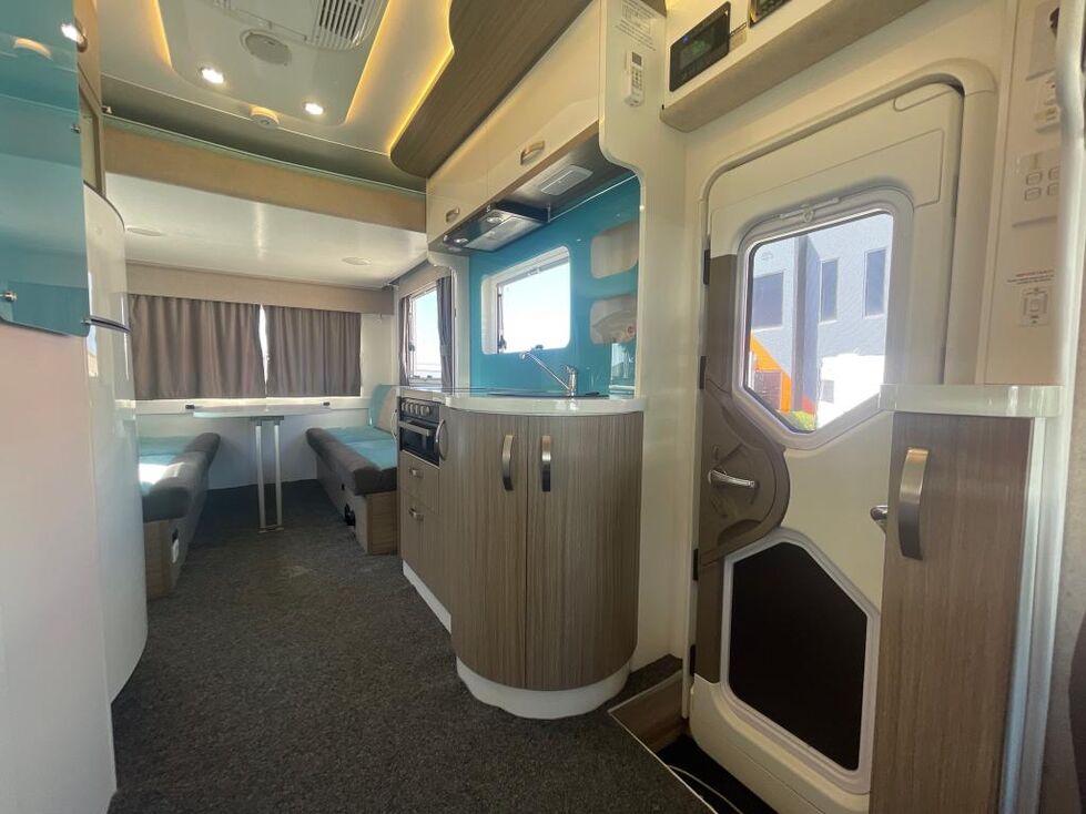 SUNLINER SWITCH 441 | Avan RV