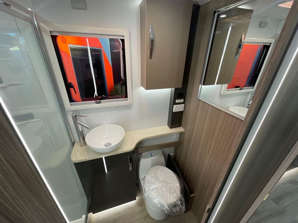 TOURER 650-3 (3 BUNKS) SLIDE OUT CLUB LOUNGE | Avan RV