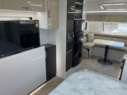 INFINITY 609 HARDTOP | Avan RV